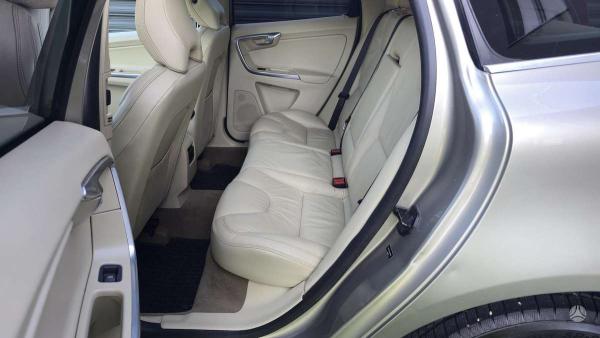 Brūns Volvo XC60 2013 Kuršėnai, ar dzinēja tilpumu 3.20 L un nobraukumu 183 tūkst. km par 7500 €, foto 8 vietnē AUTOMOTO.COM.LV