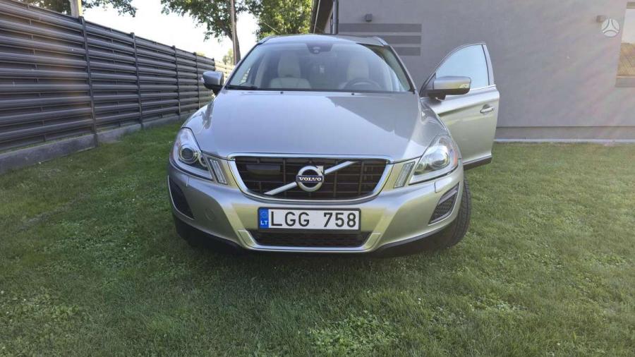 Brūns Volvo XC60 2013 Kuršėnai, ar dzinēja tilpumu 3.20 L un nobraukumu 183 tūkst. km par 7500 €, foto 18 vietnē AUTOMOTO.COM.LV