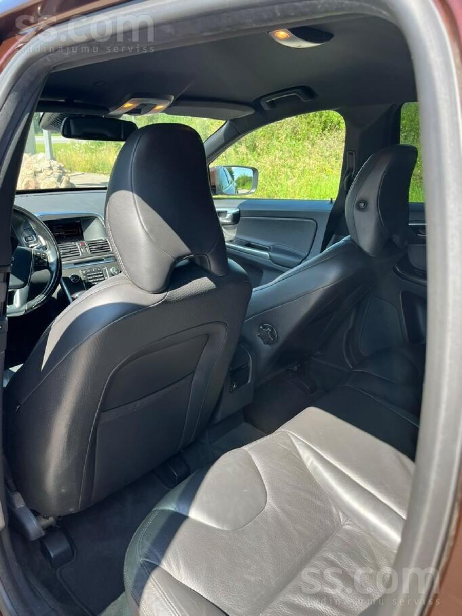 Brūns Volvo XC60 2013 Rīga, ar dzinēja tilpumu 2.40 L un nobraukumu 232 tūkst. km par 10900 €, foto 10 vietnē AUTOMOTO.COM.LV