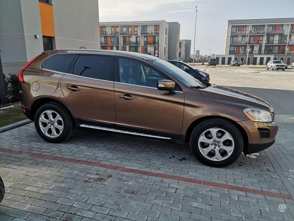 Brūns Volvo XC60 2013 Klaipėda, ar dzinēja tilpumu 3.20 L un nobraukumu 137 tūkst. km par 6500 €, foto 5 vietnē AUTOMOTO.COM.LV