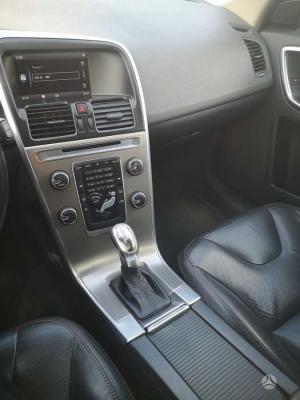 Brūns Volvo XC60 2013 Klaipėda, ar dzinēja tilpumu 3.20 L un nobraukumu 137 tūkst. km par 6500 €, foto 19 vietnē AUTOMOTO.COM.LV