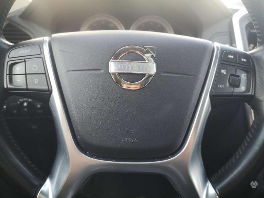 Brūns Volvo XC60 2013 Klaipėda, ar dzinēja tilpumu 3.20 L un nobraukumu 137 tūkst. km par 6500 €, foto 20 vietnē AUTOMOTO.COM.LV
