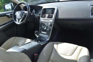 Brown Volvo XC60 2013 in Vilnius, with an engine capacity of 1.98 L and mileage of 249 thousand km for 10000 €, photo 3 on AUTOMOTO.COM.LV