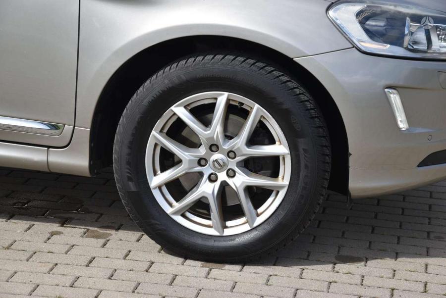 Brown Volvo XC60 2013 in Vilnius, with an engine capacity of 1.98 L and mileage of 249 thousand km for 10000 €, photo 9 on AUTOMOTO.COM.LV
