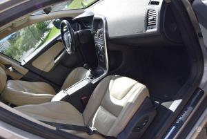 Brown Volvo XC60 2013 in Vilnius, with an engine capacity of 1.98 L and mileage of 249 thousand km for 10000 €, photo 13 on AUTOMOTO.COM.LV