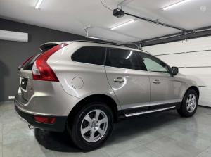 Brown Volvo XC60 2013 in Utena, with an engine capacity of 2.40 L and mileage of 313 thousand km for 9750 €, photo 3 on AUTOMOTO.COM.LV