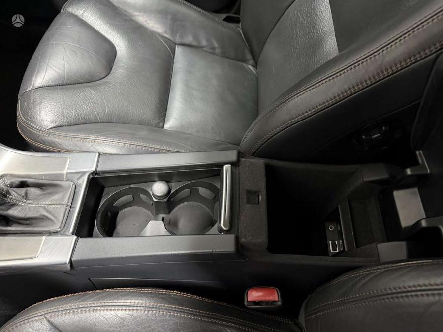 Brown Volvo XC60 2013 in Utena, with an engine capacity of 2.40 L and mileage of 313 thousand km for 9750 €, photo 21 on AUTOMOTO.COM.LV