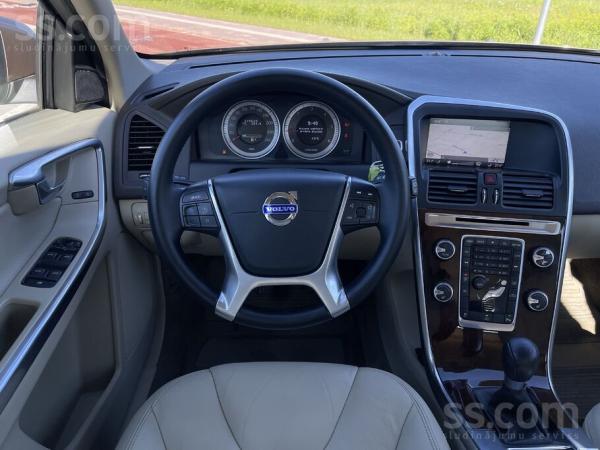 Brown Volvo XC60 2013 in Jelgava, with an engine capacity of 2.00 L and mileage of 0 thousand km for 8990 €, photo 9 on AUTOMOTO.COM.LV