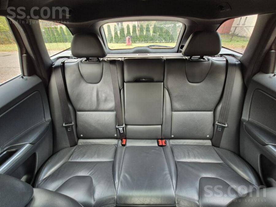 Brūns Volvo XC60 2013 Rīga, ar dzinēja tilpumu 2.40 L un nobraukumu 289 tūkst. km par 13000 €, foto 7 vietnē AUTOMOTO.COM.LV
