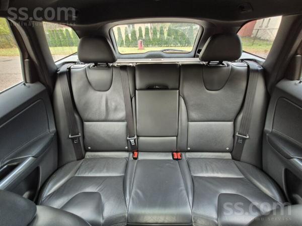 Volvo XC60 2013 Rīga vietnē Brūns Volvo XC60 2013 Rīga, ar dzinēja tilpumu 2.40 L un nobraukumu 289 tūkst. km par 13000 €, foto 7 vietnē AUTOMOTO.COM.LV