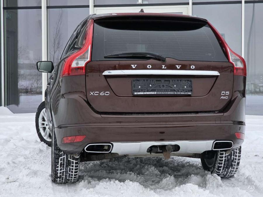 Brown Volvo XC60 2014 in Vilnius, with an engine capacity of 2.40 L and mileage of 275 thousand km for 14450 €, photo 6 on AUTOMOTO.COM.LV