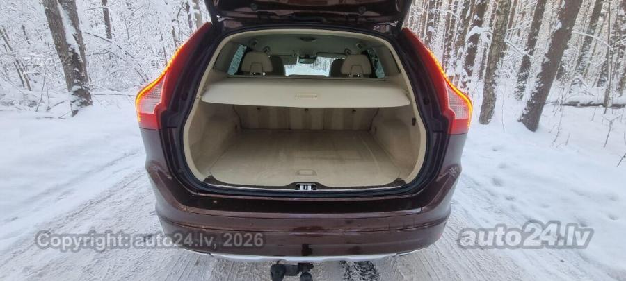 Brown Volvo XC60 2014 in Tallinn, with an engine capacity of 2.40 L and mileage of 250 thousand km for 12900 €, photo 11 on AUTOMOTO.COM.LV