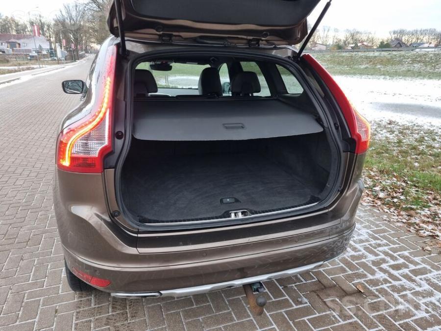 Brown Volvo XC60 2014 in Valmiera, with an engine capacity of 2.40 L and mileage of 274 thousand km for 13950 €, photo 7 on AUTOMOTO.COM.LV