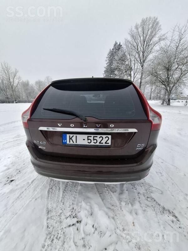 Brown Volvo XC60 2014 in Saldus, with an engine capacity of 2.40 L and mileage of 345 thousand km for 11700 €, photo 4 on AUTOMOTO.COM.LV