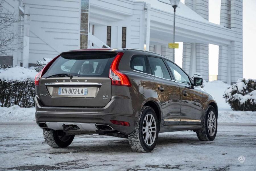 Brown Volvo XC60 2014 in Elektrenai, with an engine capacity of 2.40 L and mileage of 308 thousand km for 11650 €, photo 5 on AUTOMOTO.COM.LV