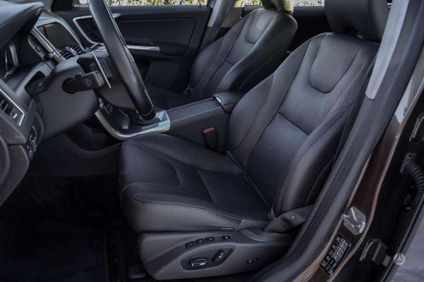 Brūns Volvo XC60 2014 Elektrėnai, ar dzinēja tilpumu 2.40 L un nobraukumu 308 tūkst. km par 11650 €, foto 11 vietnē AUTOMOTO.COM.LV