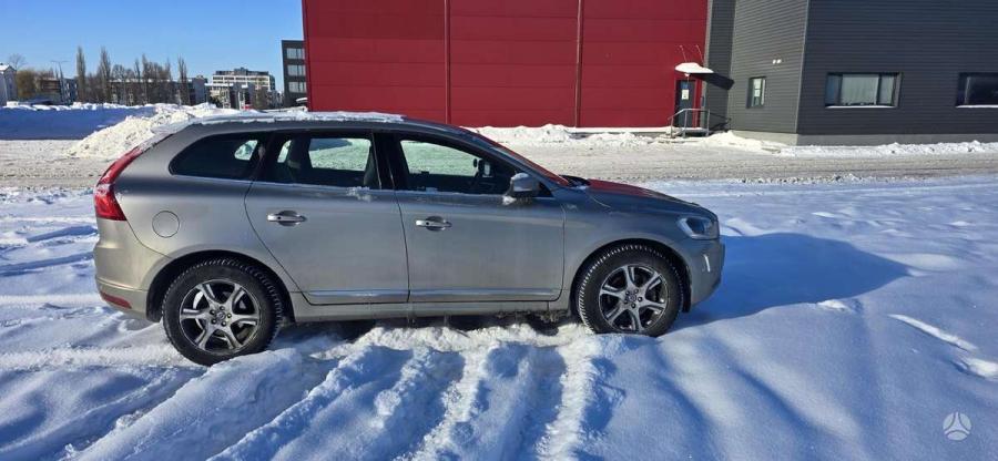 Brūns Volvo XC60 2014 Kauņa, ar dzinēja tilpumu 2.40 L un nobraukumu 295 tūkst. km par 9500 €, foto 6 vietnē AUTOMOTO.COM.LV