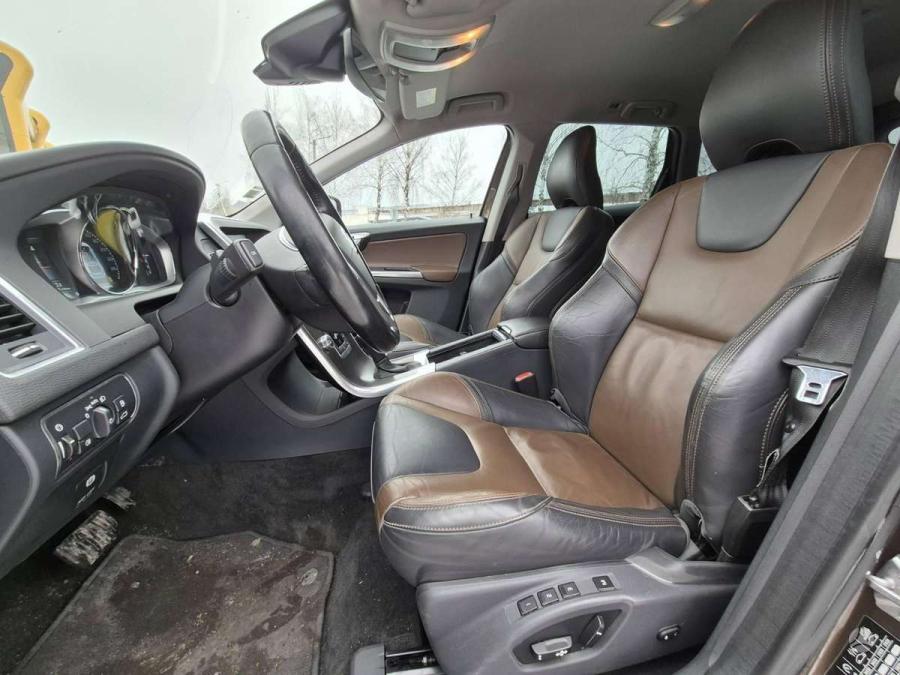 Brown Volvo XC60 2014 in Kaunas, with an engine capacity of 1.97 L and mileage of 270 thousand km for 10900 €, photo 15 on AUTOMOTO.COM.LV