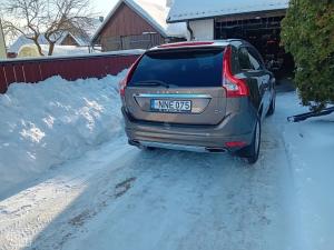 Brown Volvo XC60 2014 in Vilnius, with an engine capacity of 2.00 L and mileage of 294 thousand km for 12800 €, photo 8 on AUTOMOTO.COM.LV