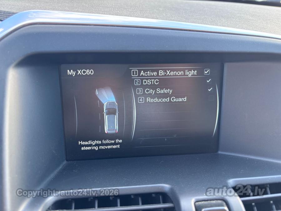 Brūns Volvo XC60 2014 Tallina, ar dzinēja tilpumu 2.40 L un nobraukumu 183 tūkst. km par 13600 €, foto 16 vietnē AUTOMOTO.COM.LV