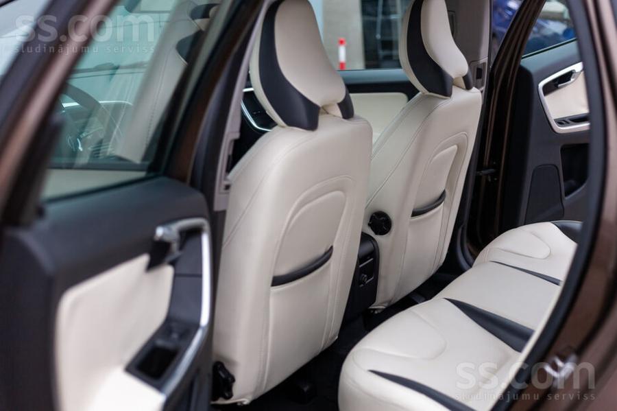 Brūns Volvo XC60 2014 Rīga, ar dzinēja tilpumu 2.40 L un nobraukumu 298 tūkst. km par 10495 €, foto 9 vietnē AUTOMOTO.COM.LV