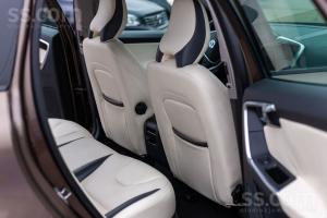 Brūns Volvo XC60 2014 Rīga, ar dzinēja tilpumu 2.40 L un nobraukumu 298 tūkst. km par 10495 €, foto 11 vietnē AUTOMOTO.COM.LV