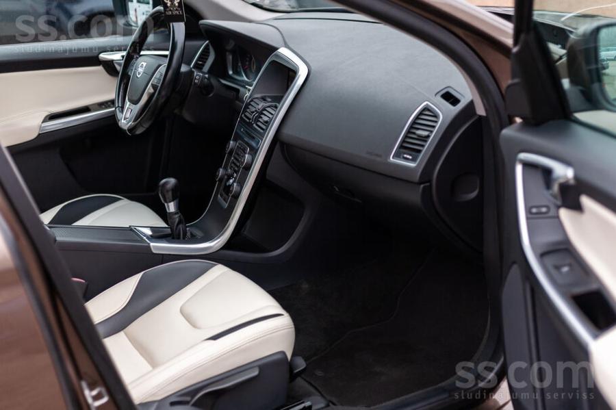 Brūns Volvo XC60 2014 Rīga, ar dzinēja tilpumu 2.40 L un nobraukumu 298 tūkst. km par 10495 €, foto 16 vietnē AUTOMOTO.COM.LV
