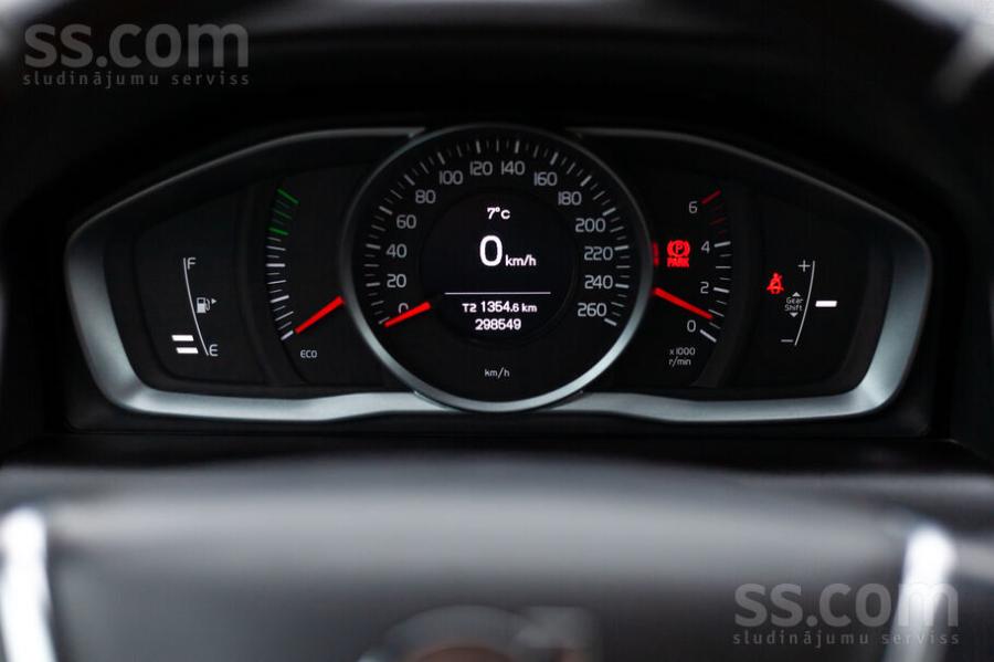Brūns Volvo XC60 2014 Rīga, ar dzinēja tilpumu 2.40 L un nobraukumu 298 tūkst. km par 10495 €, foto 19 vietnē AUTOMOTO.COM.LV
