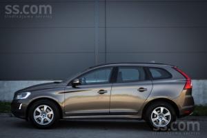 Brown Volvo XC60 2014 in Riga, with an engine capacity of 2.40 L and mileage of 330 thousand km for 10990 €, photo 5 on AUTOMOTO.COM.LV