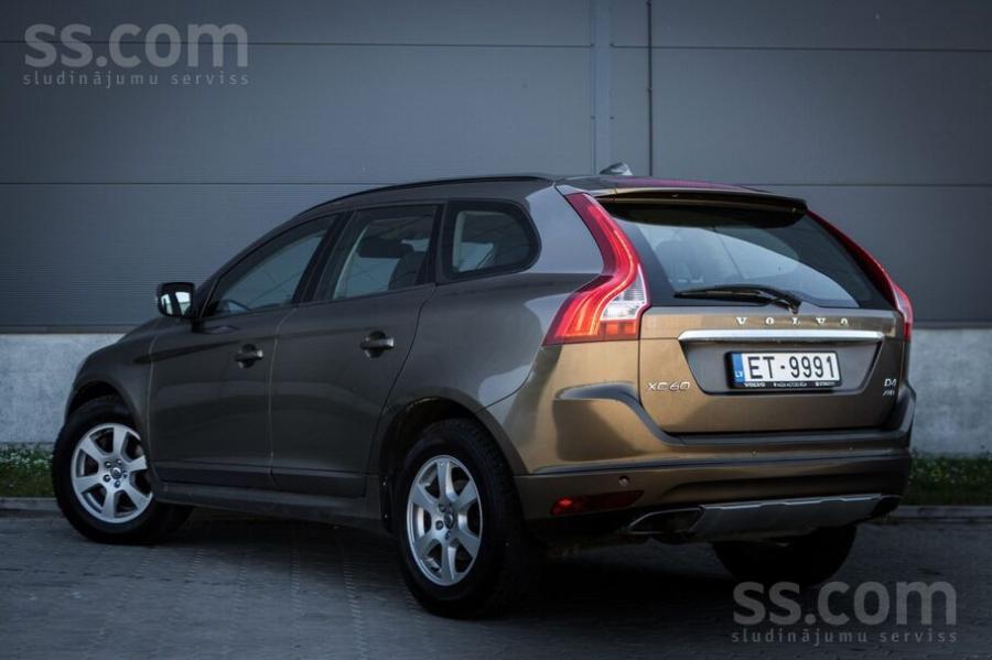 Brown Volvo XC60 2014 in Riga, with an engine capacity of 2.40 L and mileage of 330 thousand km for 10990 €, photo 7 on AUTOMOTO.COM.LV