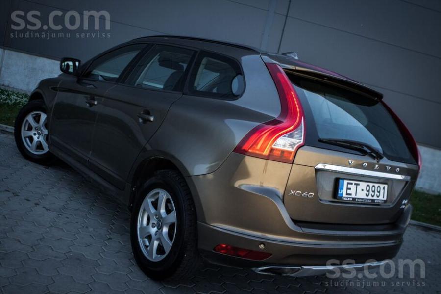 Brown Volvo XC60 2014 in Riga, with an engine capacity of 2.40 L and mileage of 330 thousand km for 10990 €, photo 8 on AUTOMOTO.COM.LV