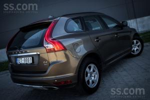 Brown Volvo XC60 2014 in Riga, with an engine capacity of 2.40 L and mileage of 330 thousand km for 10990 €, photo 10 on AUTOMOTO.COM.LV