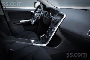Brown Volvo XC60 2014 in Riga, with an engine capacity of 2.40 L and mileage of 330 thousand km for 10990 €, photo 15 on AUTOMOTO.COM.LV