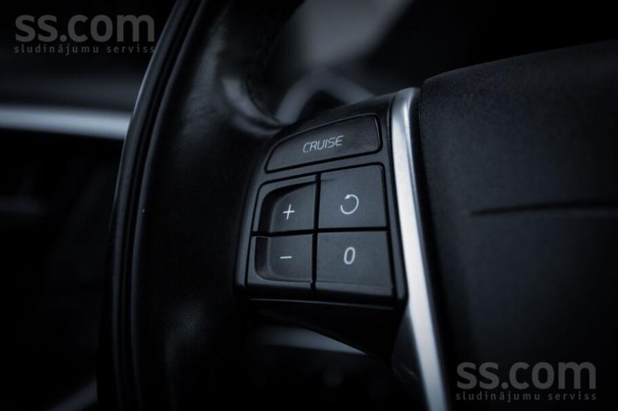 Brown Volvo XC60 2014 in Riga, with an engine capacity of 2.40 L and mileage of 330 thousand km for 10990 €, photo 23 on AUTOMOTO.COM.LV