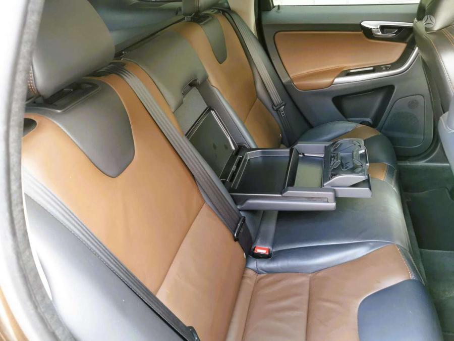 Brūns Volvo XC60 2014 Kauņa, ar dzinēja tilpumu 1.97 L un nobraukumu 270 tūkst. km par 10700 €, foto 16 vietnē AUTOMOTO.COM.LV
