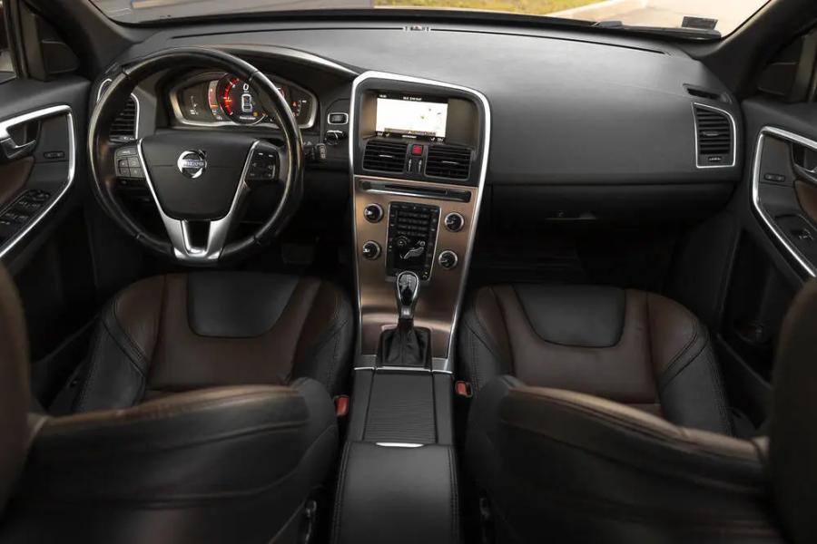 Brūns Volvo XC60 2014 Jelgava, ar dzinēja tilpumu 2.00 L un nobraukumu 190 tūkst. km par 13450 €, foto 7 vietnē AUTOMOTO.COM.LV