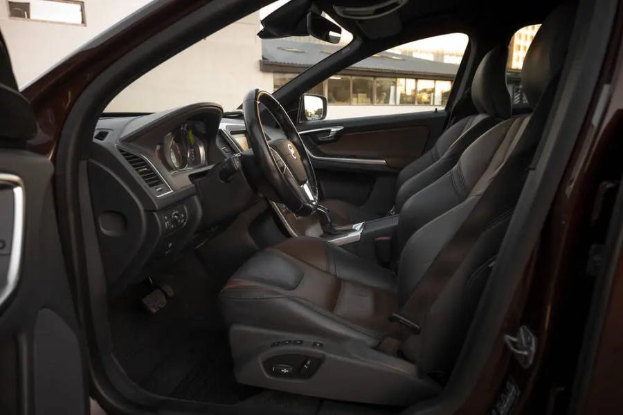 Brūns Volvo XC60 2014 Jelgava, ar dzinēja tilpumu 2.00 L un nobraukumu 190 tūkst. km par 13450 €, foto 11 vietnē AUTOMOTO.COM.LV