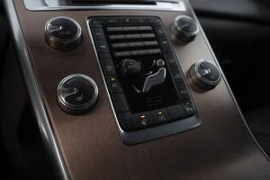 Brūns Volvo XC60 2014 Jelgava, ar dzinēja tilpumu 2.00 L un nobraukumu 190 tūkst. km par 13450 €, foto 14 vietnē AUTOMOTO.COM.LV
