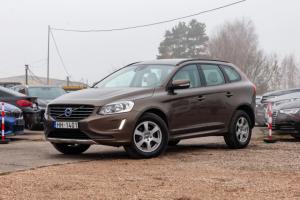 Brown Volvo XC60 2014 in Riga, with an engine capacity of 2.40 L and mileage of 298 thousand km for 10995 €, photo 4 on AUTOMOTO.COM.LV