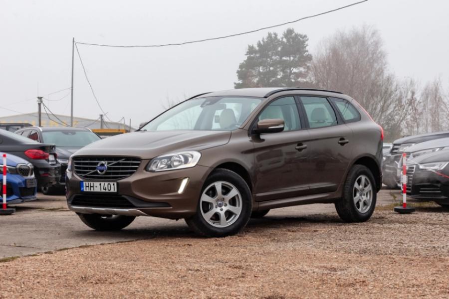 Brown Volvo XC60 2014 in Riga, with an engine capacity of 2.40 L and mileage of 298 thousand km for 10995 €, photo 4 on AUTOMOTO.COM.LV