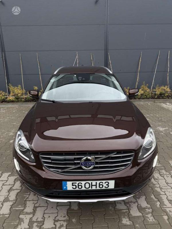 Brown Volvo XC60 2014 in Vilnius, with an engine capacity of 2.40 L and mileage of 287 thousand km for 11500 €, photo 3 on AUTOMOTO.COM.LV
