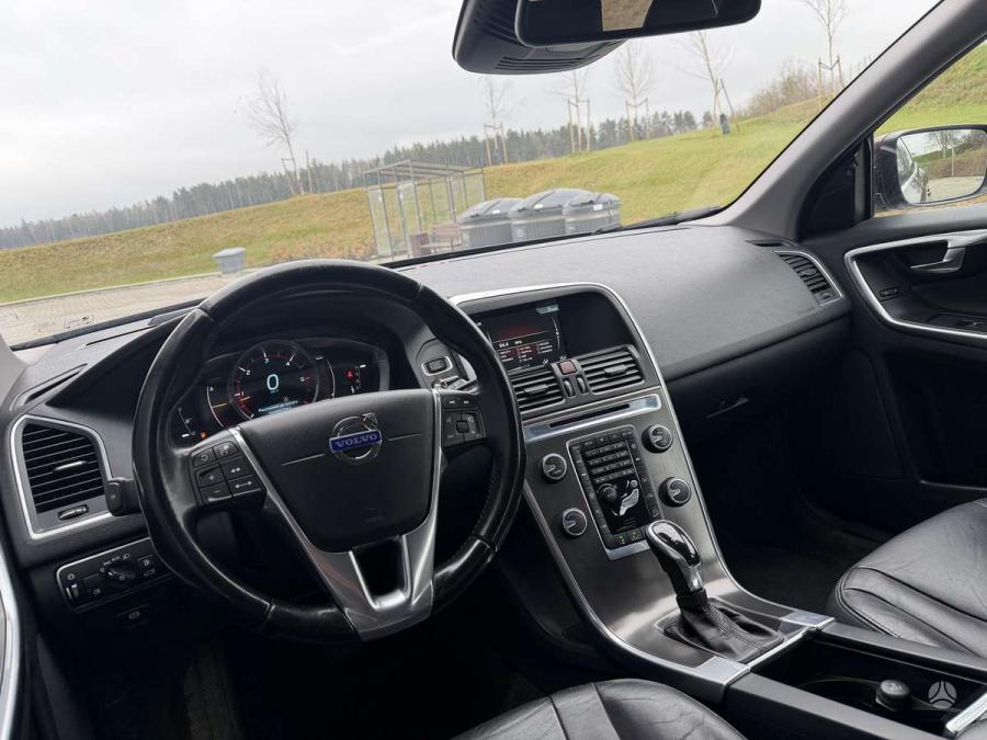 Brown Volvo XC60 2014 in Vilnius, with an engine capacity of 2.40 L and mileage of 287 thousand km for 11500 €, photo 15 on AUTOMOTO.COM.LV