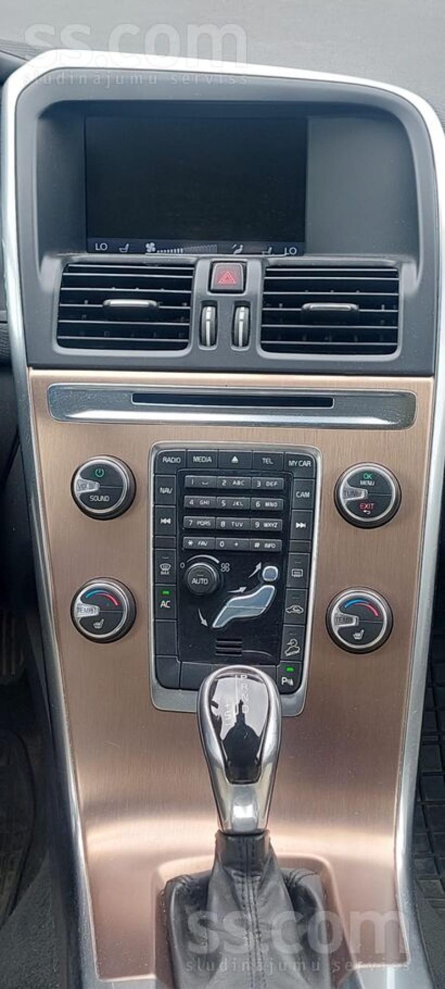 Brūns Volvo XC60 2014 Saldus, ar dzinēja tilpumu 2.40 L un nobraukumu 0 tūkst. km par 10500 €, foto 8 vietnē AUTOMOTO.COM.LV