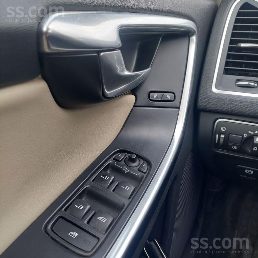 Brūns Volvo XC60 2014 Saldus, ar dzinēja tilpumu 2.40 L un nobraukumu 0 tūkst. km par 10500 €, foto 10 vietnē AUTOMOTO.COM.LV