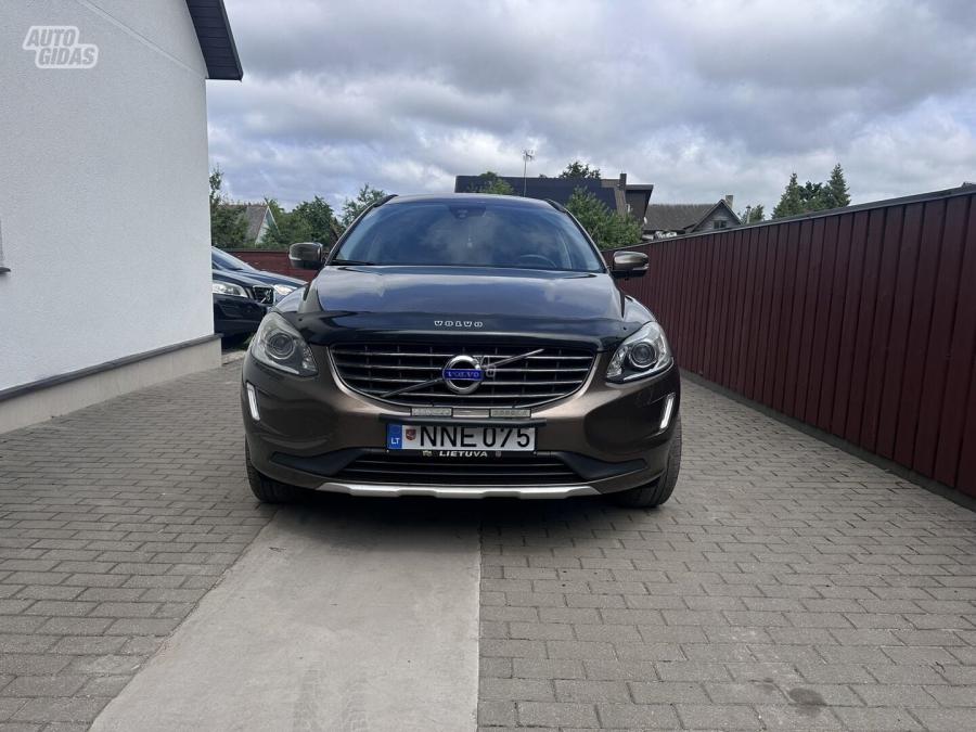 Brown Volvo XC60 2014 in Vilnius, with an engine capacity of 2.00 L and mileage of 295 thousand km for 12500 €, photo 1 on AUTOMOTO.COM.LV
