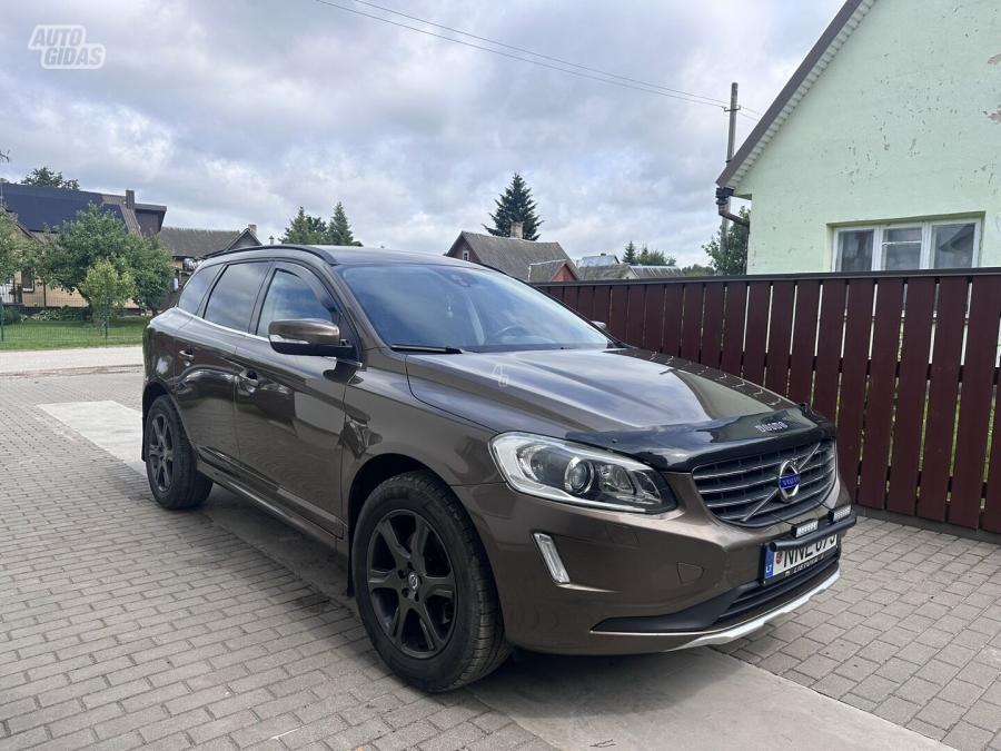 Brown Volvo XC60 2014 in Vilnius, with an engine capacity of 2.00 L and mileage of 295 thousand km for 12500 €, photo 8 on AUTOMOTO.COM.LV