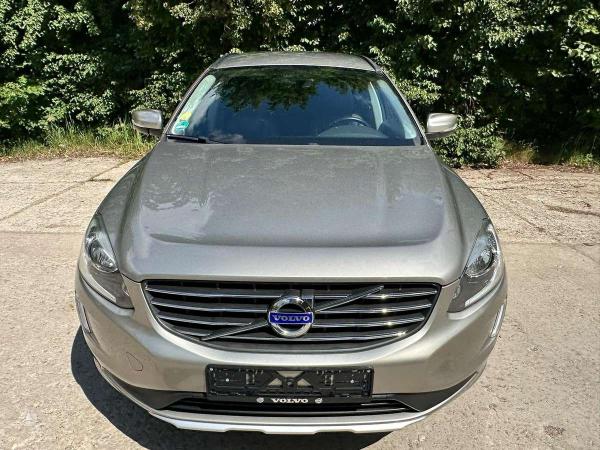 Brown Volvo XC60 2014 in Siauliai, with an engine capacity of 1.98 L and mileage of 230 thousand km for 10150 €, photo 3 on AUTOMOTO.COM.LV