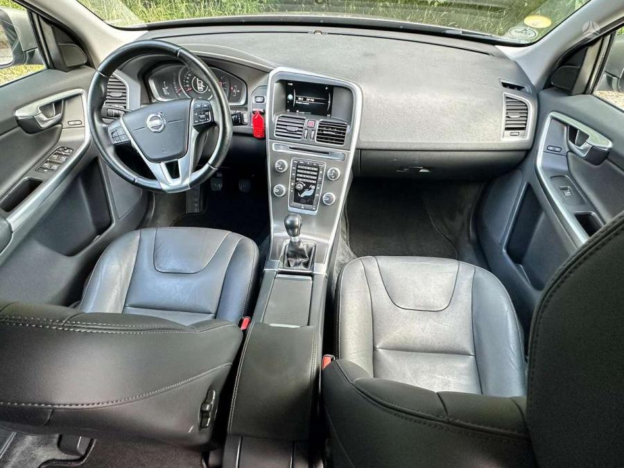 Brūns Volvo XC60 2014 Šauļi, ar dzinēja tilpumu 1.98 L un nobraukumu 230 tūkst. km par 10150 €, foto 22 vietnē AUTOMOTO.COM.LV