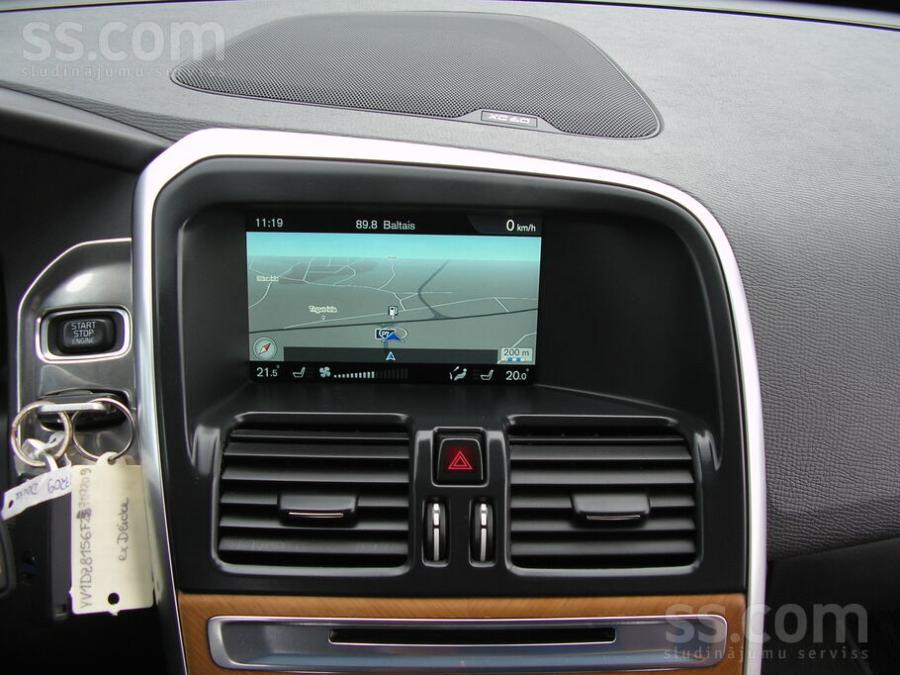 Brown Volvo XC60 2014 in Riga, with an engine capacity of 2.40 L and mileage of 0 thousand km for 14950 €, photo 17 on AUTOMOTO.COM.LV