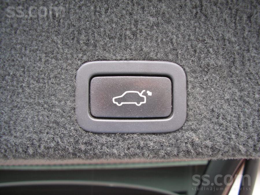 Brown Volvo XC60 2014 in Riga, with an engine capacity of 2.40 L and mileage of 0 thousand km for 14950 €, photo 23 on AUTOMOTO.COM.LV